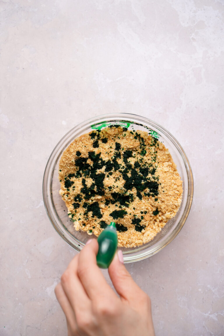 How To Make Edible Moss (For Cakes, Cupcakes, And More!) - Kosher.com