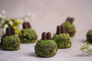 How To Make Edible Moss (For Cakes, Cupcakes, And More!) - Kosher.com